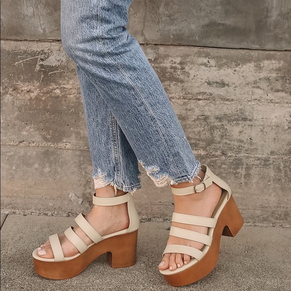 Lulus | Shoes | Like New Lulus Nude Platform Sandals | Poshmark
